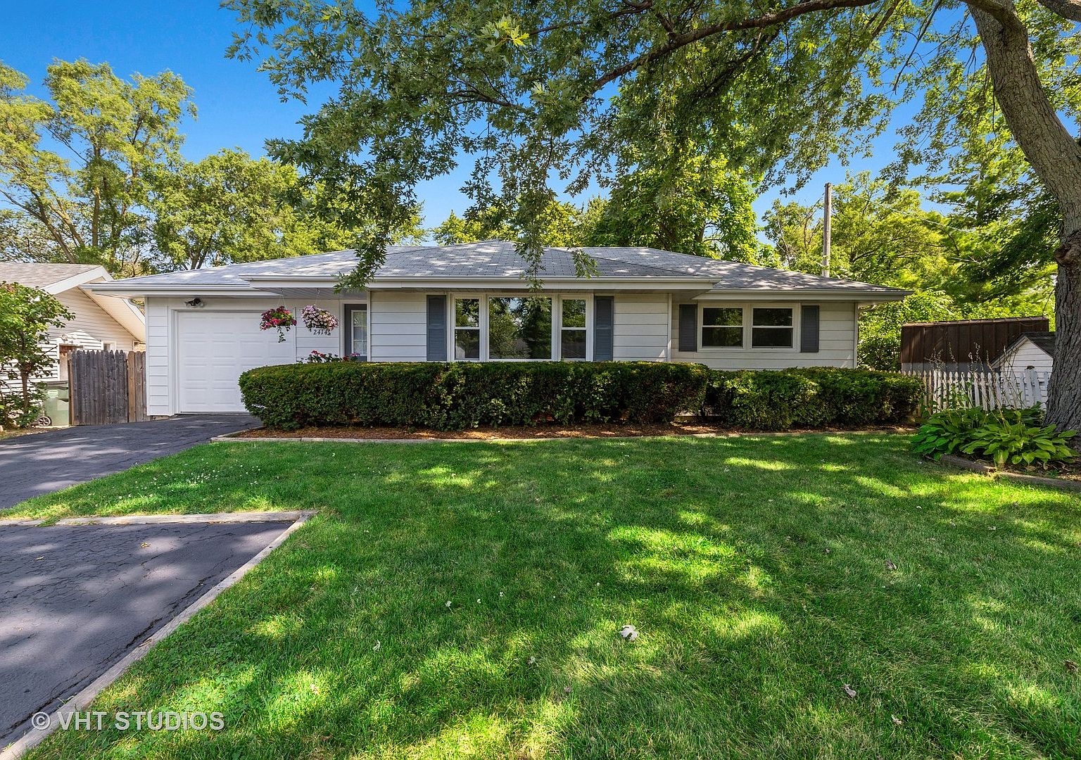 2414 Deerpath Dr, Lindenhurst, IL 60046 | Zillow