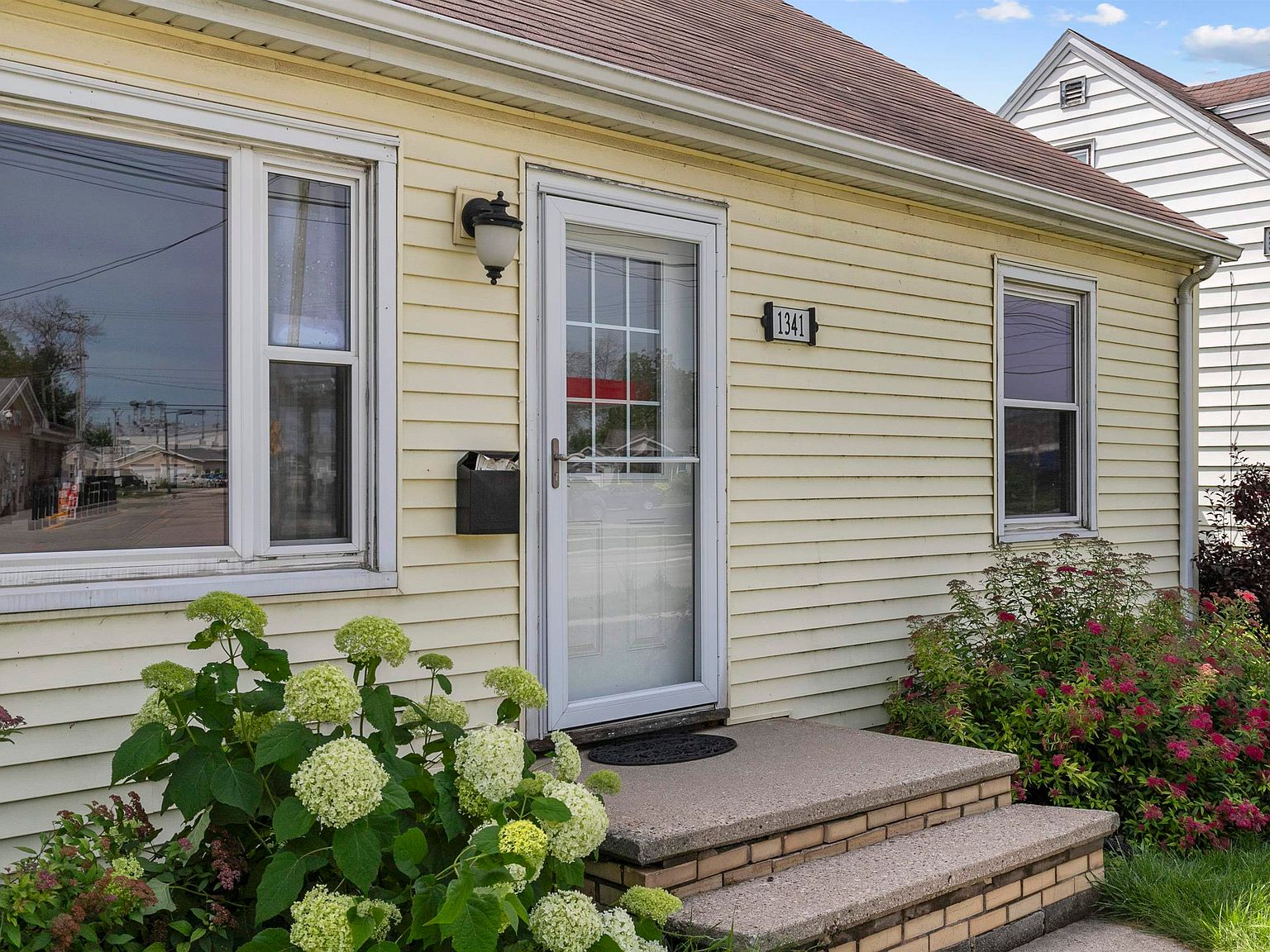 1341 W Prospect Ave, Appleton, WI 54914 | Zillow