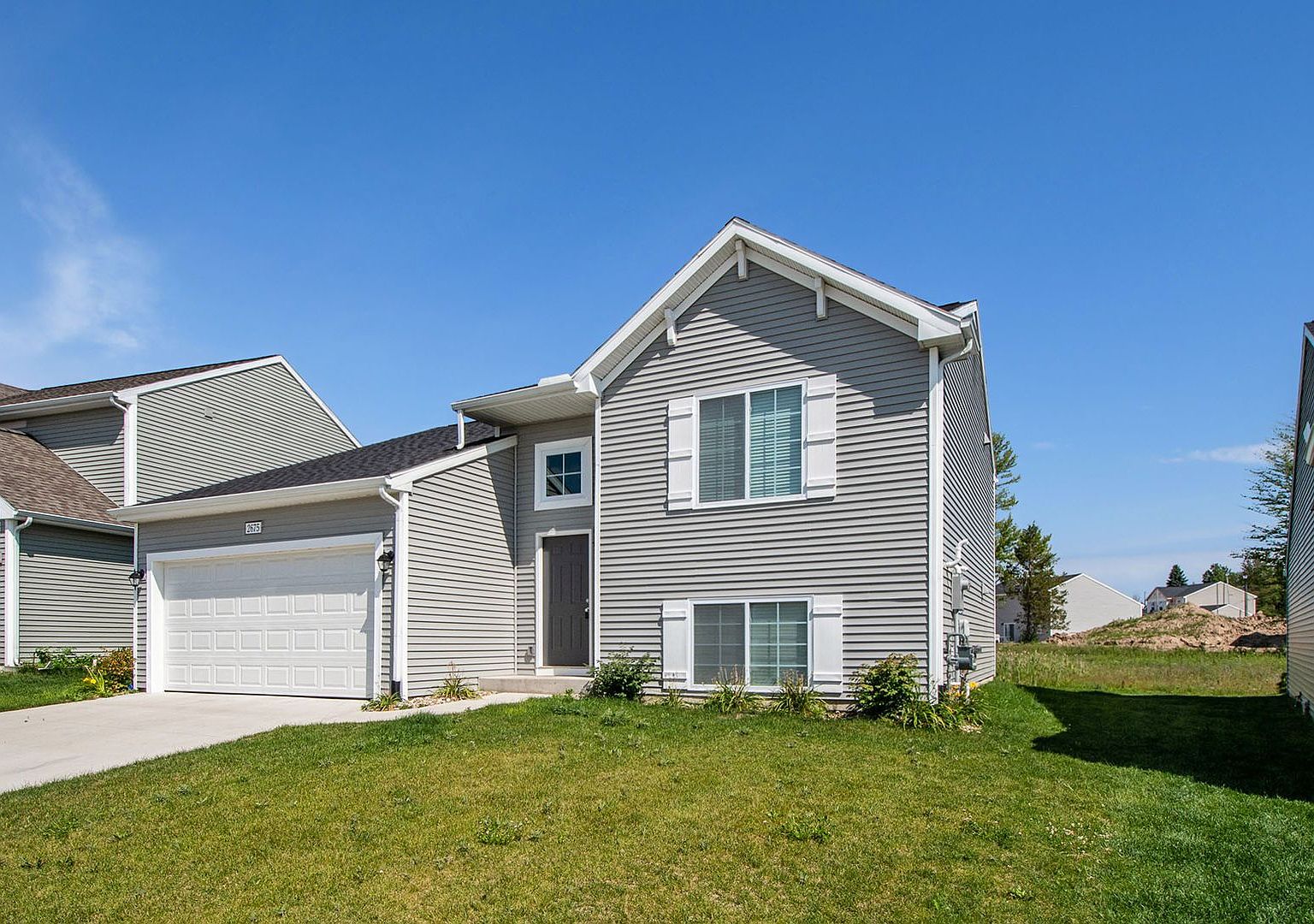 401 Oak View Dr, Middleville, MI 49333 | Zillow