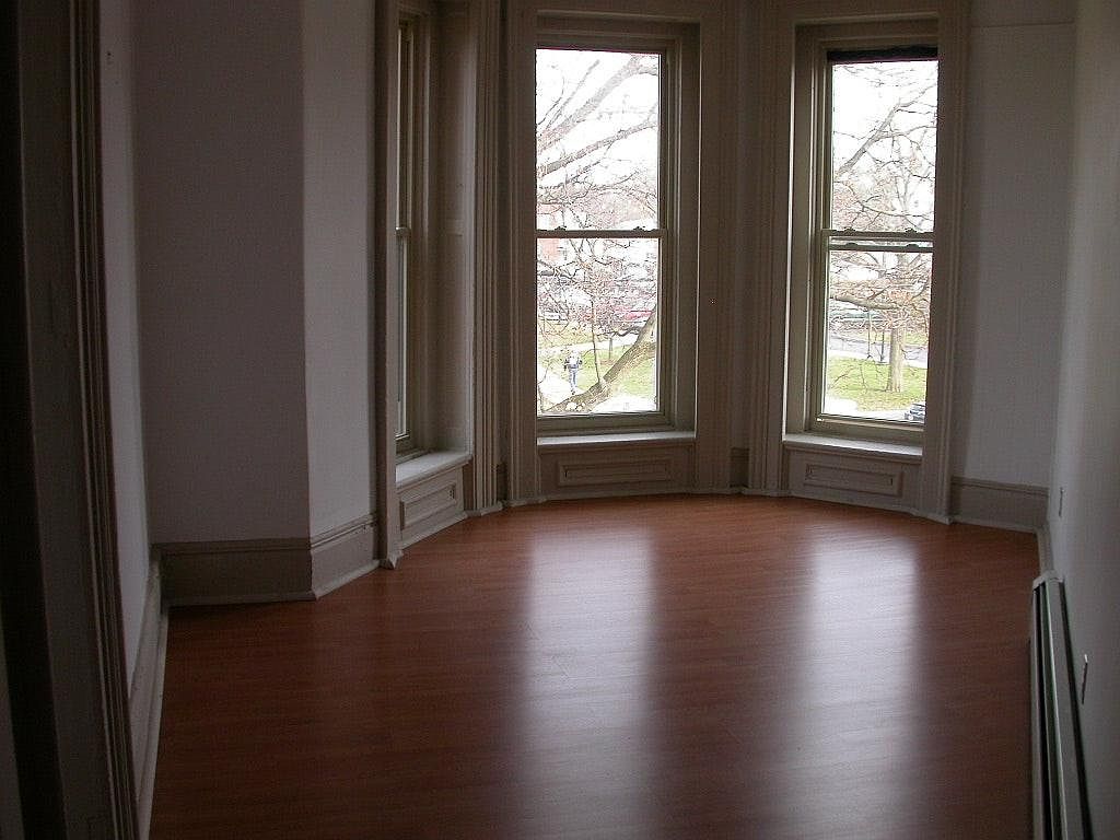 218 Broad St APT 7, Oneida, NY 13421 | Zillow