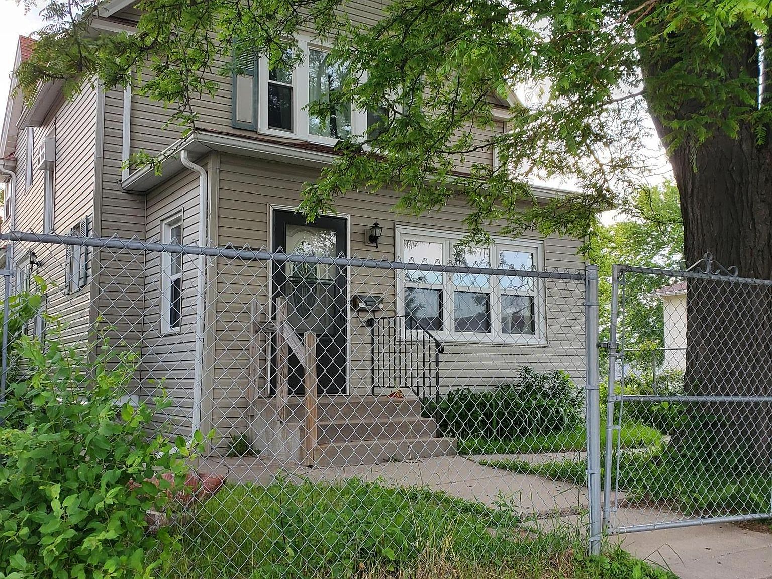 3557 Fremont Ave N, Minneapolis, MN 55412 | Zillow