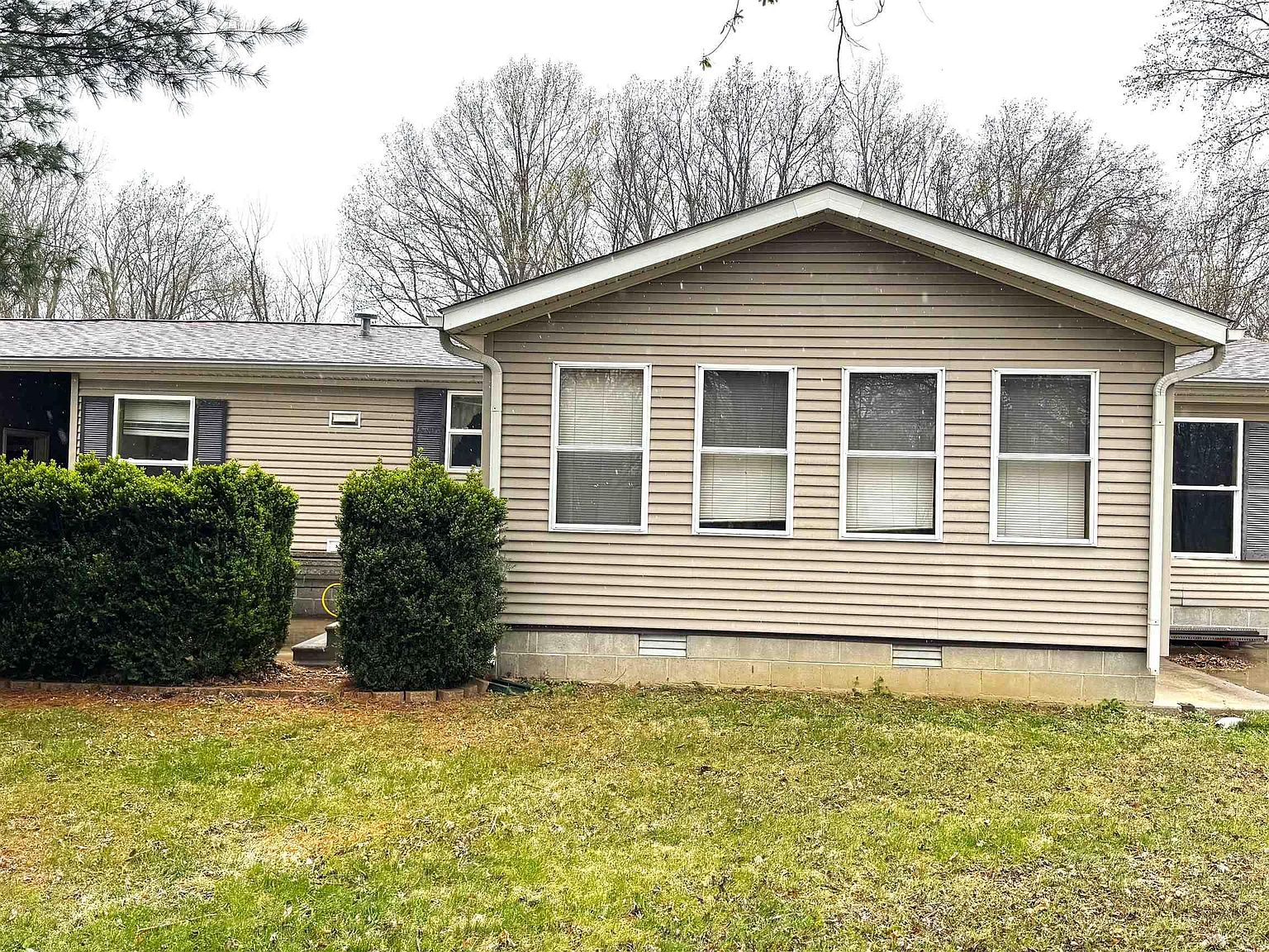 325 Lincoln St, Hurst, IL 62949 | MLS #EB457368 | Zillow