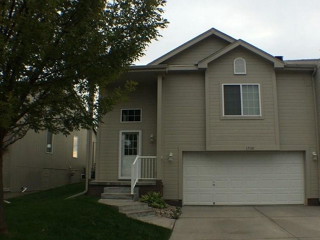 17181 Manderson St, Omaha, NE 68116 | Zillow