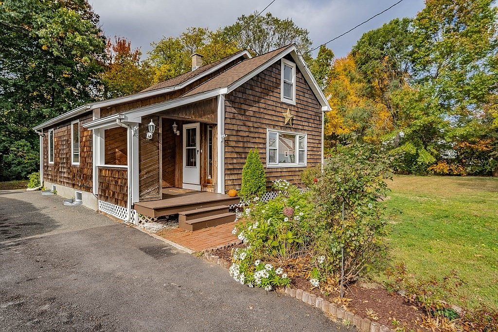 144 Lamont St, Springfield, MA 01119 | Zillow