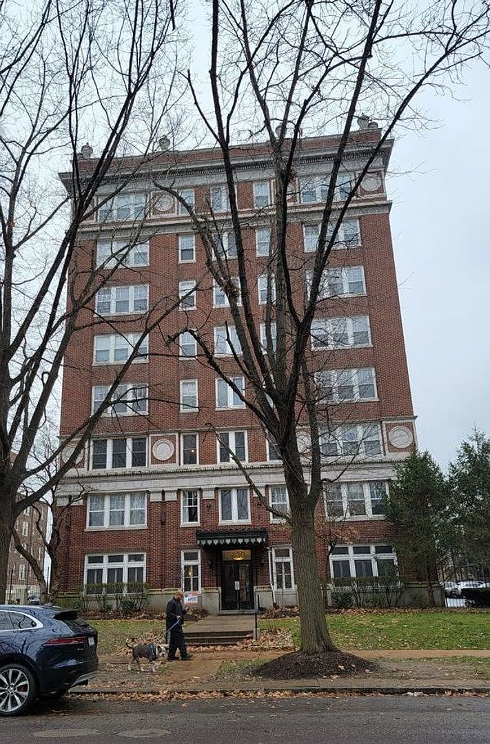 5330 Pershing Ave APT 501, Saint Louis, MO 63112 | Zillow