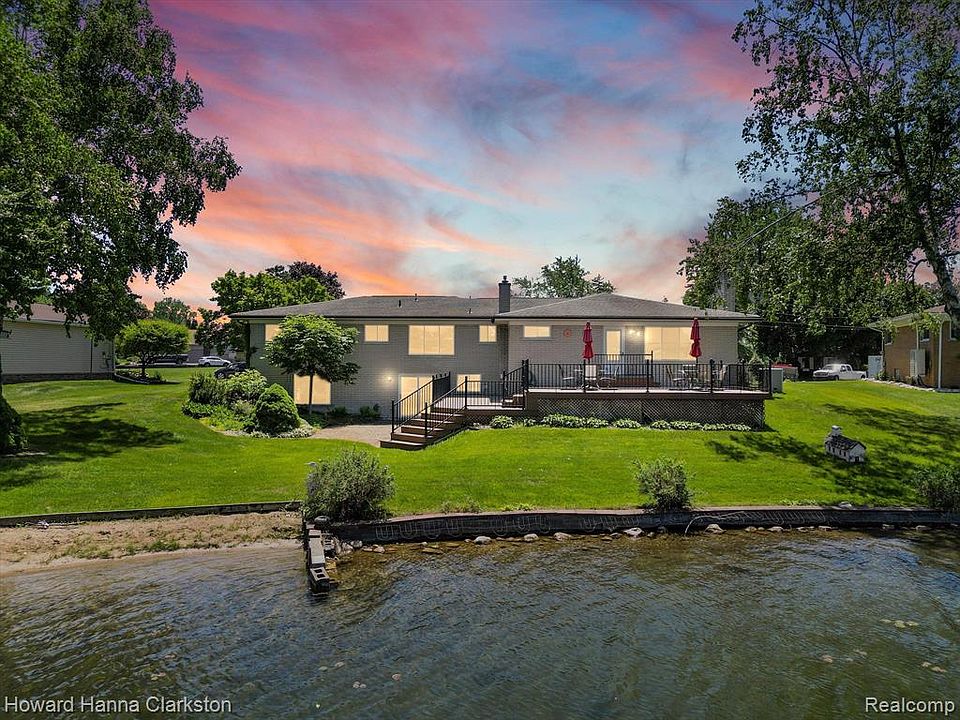 9174 Sandy Ridge Dr, White Lake, MI 48386 | Zillow