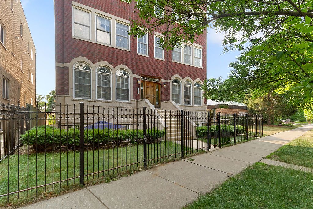 7028 N Ridge Blvd APT 2S, Chicago, IL 60645 | Zillow
