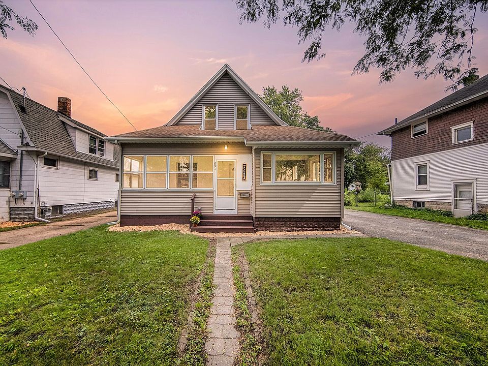 611 Edgewood St, Jackson, MI 49202 | Zillow