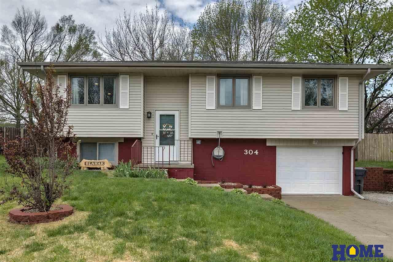 304 7th St, Ceresco, NE 68017 | Zillow