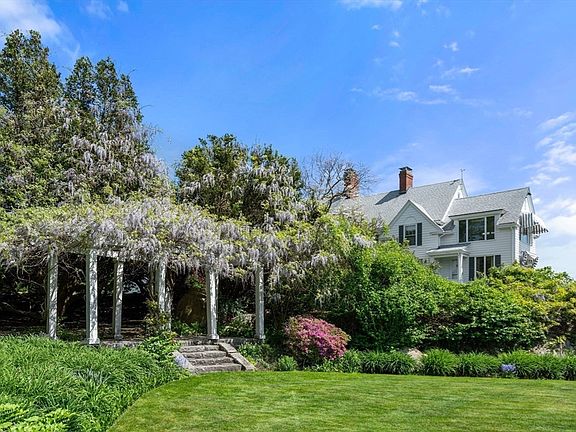 33 Way Rd, Gloucester, MA 01930 | Zillow