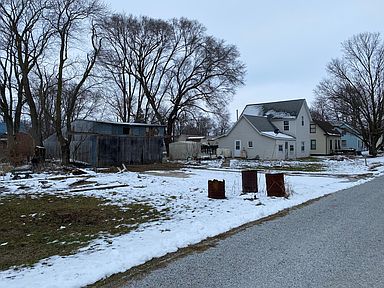 310 Bodman St, Milmine, IL 61855 | Zillow