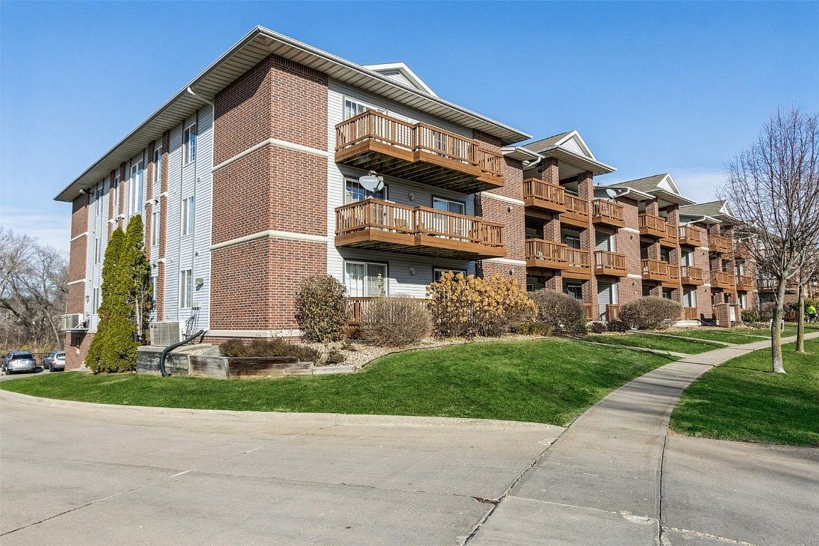 542 Westside Dr, Iowa City, IA 52246 | Zillow