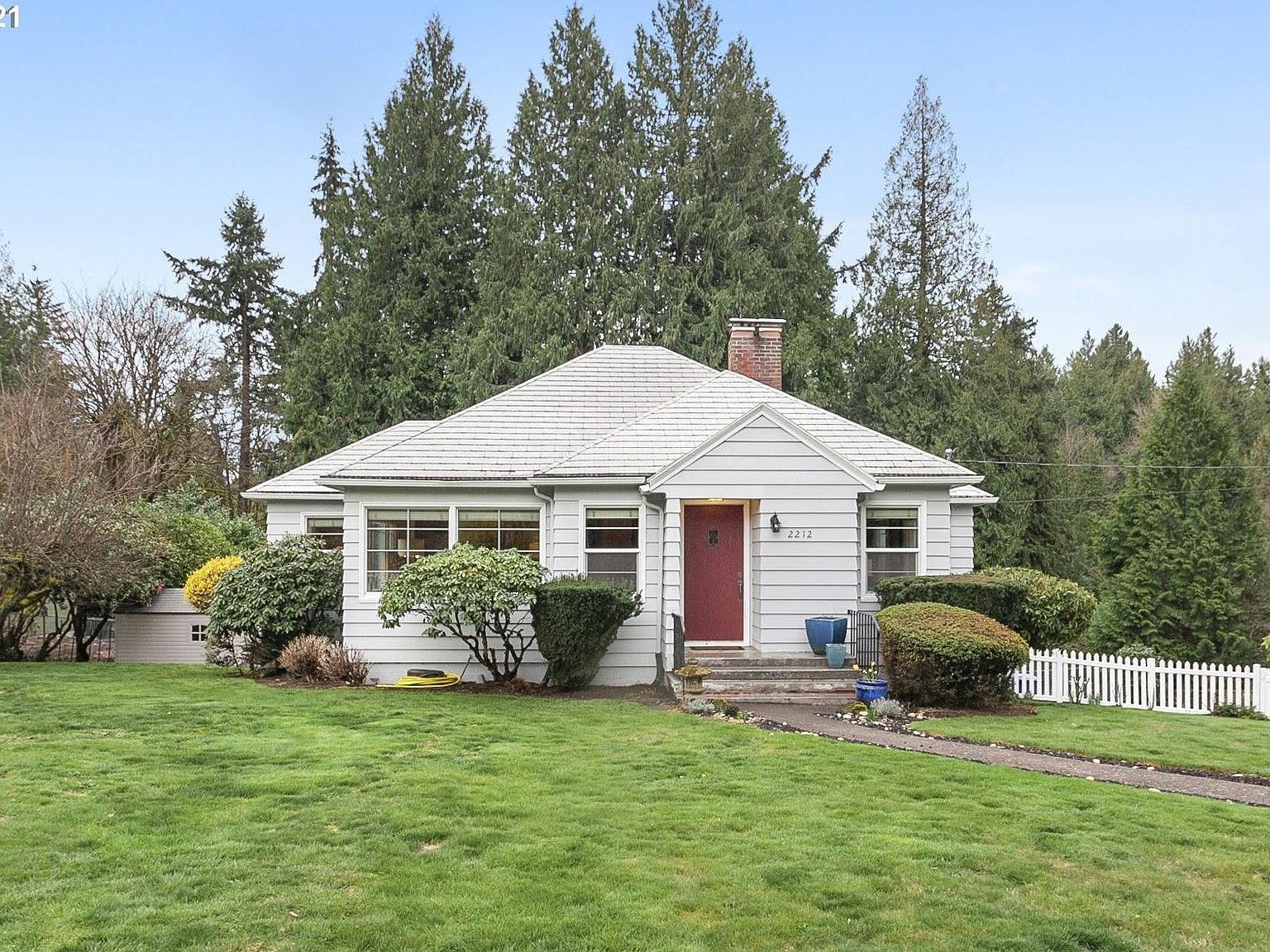 2212 SW Taylors Ferry Rd, Portland, OR 97219 | Zillow