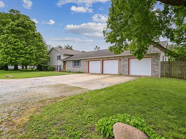104 W 4th St, Broadlands, IL 61816 | Zillow