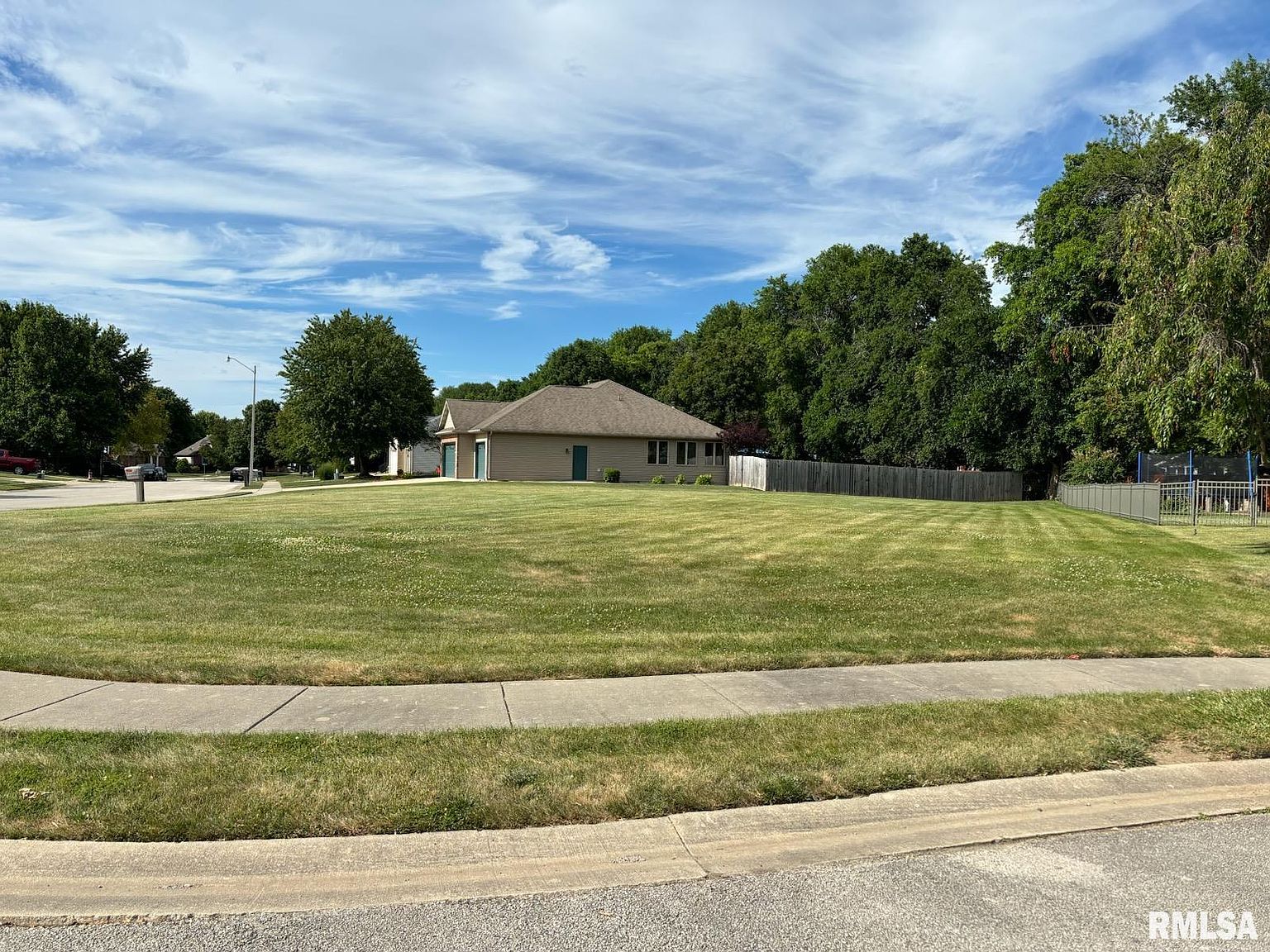 4 Elwin Ct, Rochester, IL 62563 | Zillow