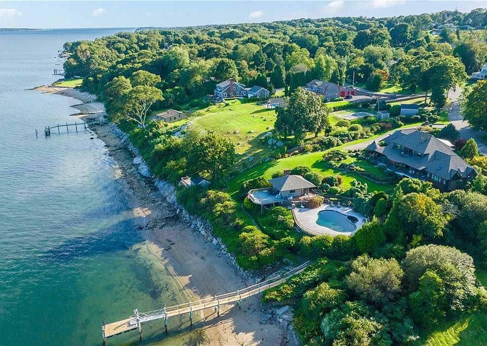 44 Spring St, Saunderstown, RI 02874 | Zillow