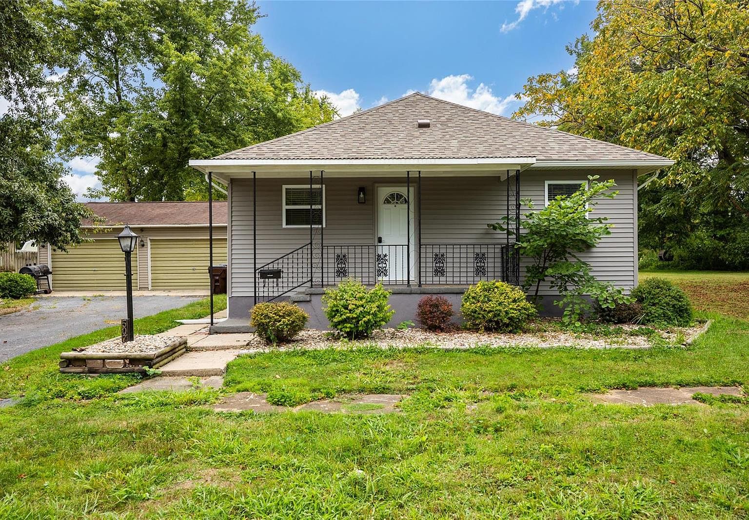 507 N Main St, Benld, IL 62009 | Zillow