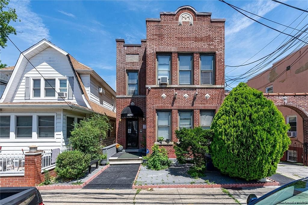 2318 Fish Ave ROOM 1G, Bronx, NY 10469 | Zillow