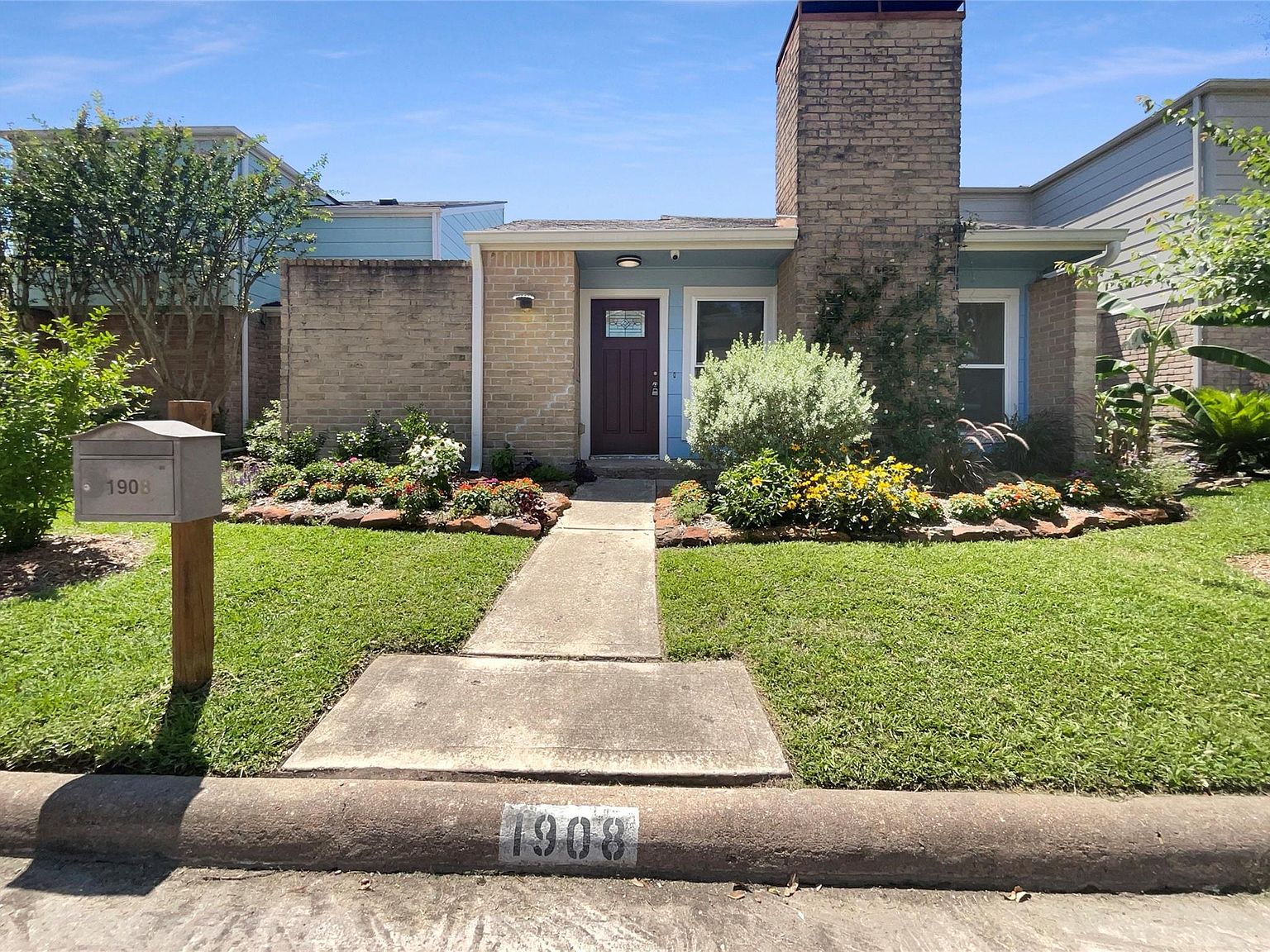 1908 Trixie Ln, Houston, TX 77042 | Zillow