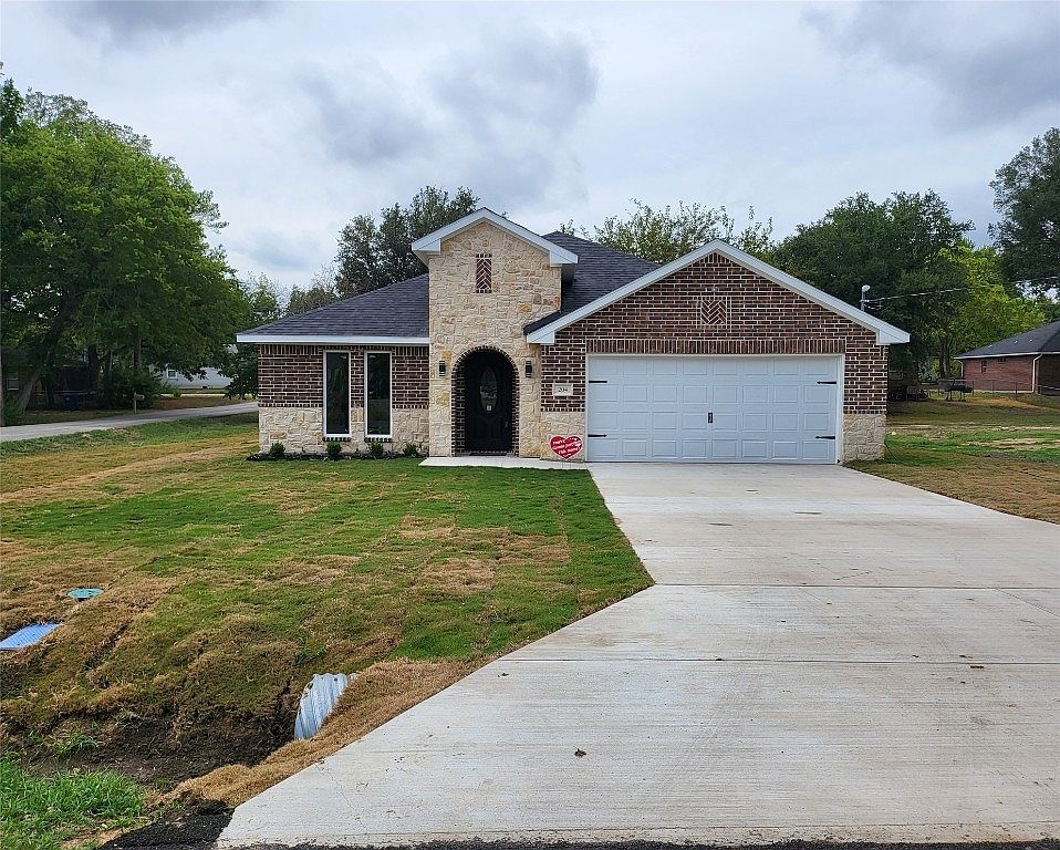204 E 1st North St, Kaufman, TX 75142 | Zillow