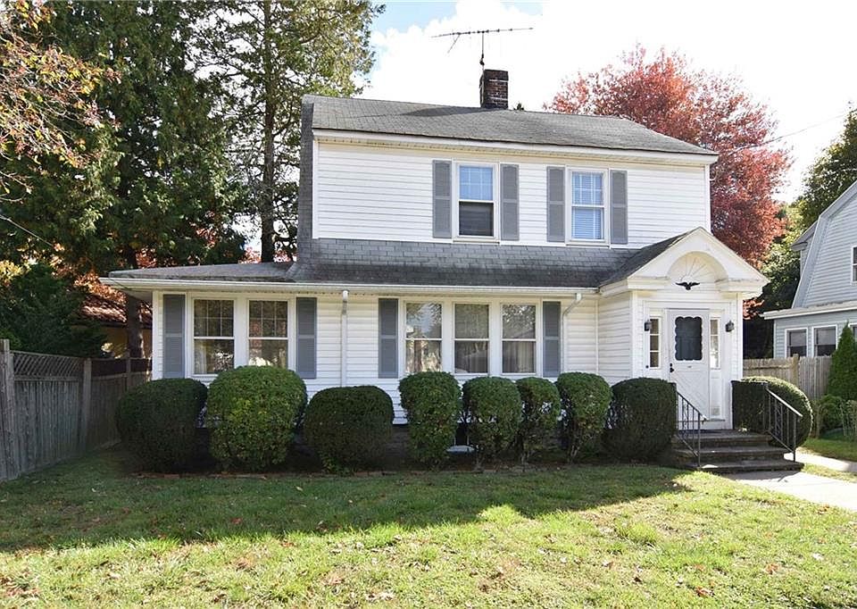 188 Wilson Ave E, Rumford, RI 02916 | Zillow