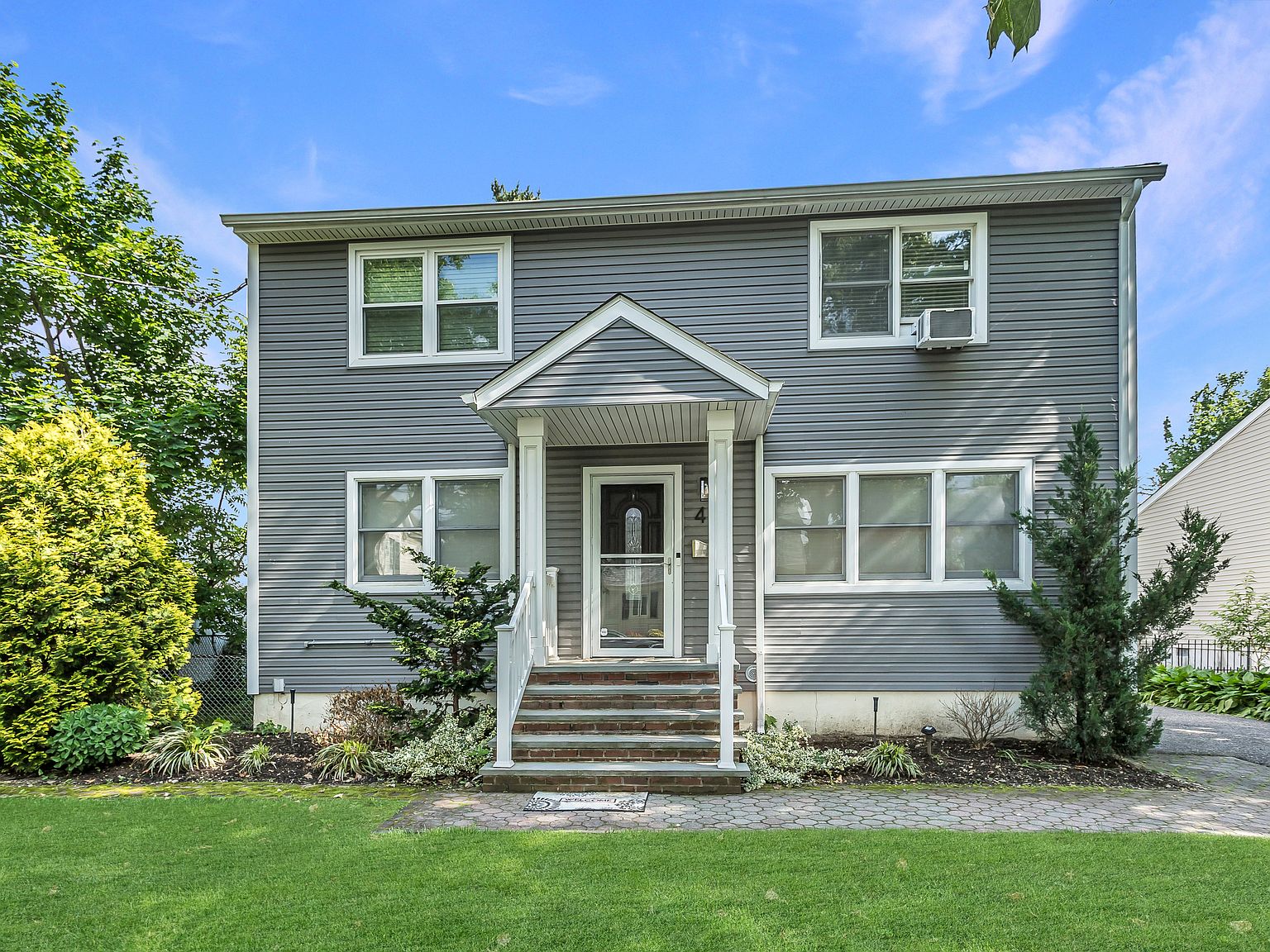 44 Ruxton St, New Hyde Park, NY 11040 | Zillow