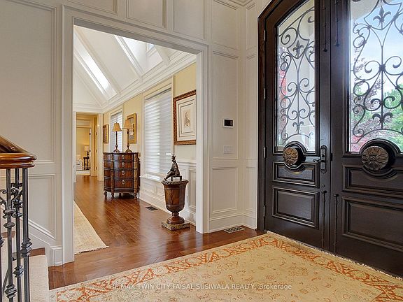 2163 Hidden Valley Cres, Kitchener, ON N2C 2R2 | MLS #X8442180 | Zillow