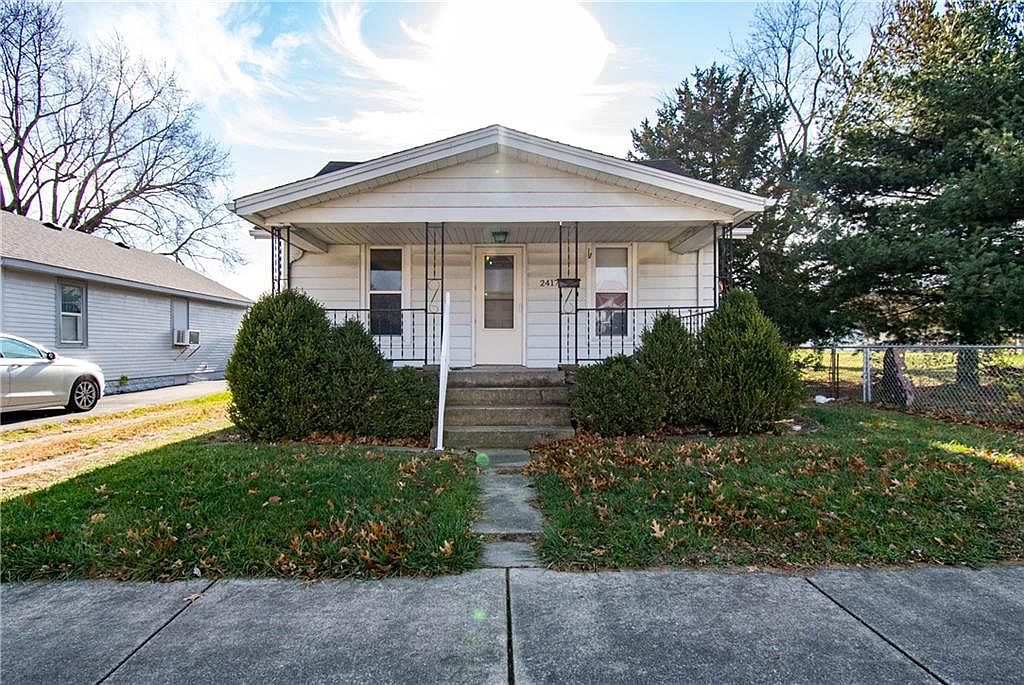 2417 E Main St, Decatur, IL 62521 | Zillow