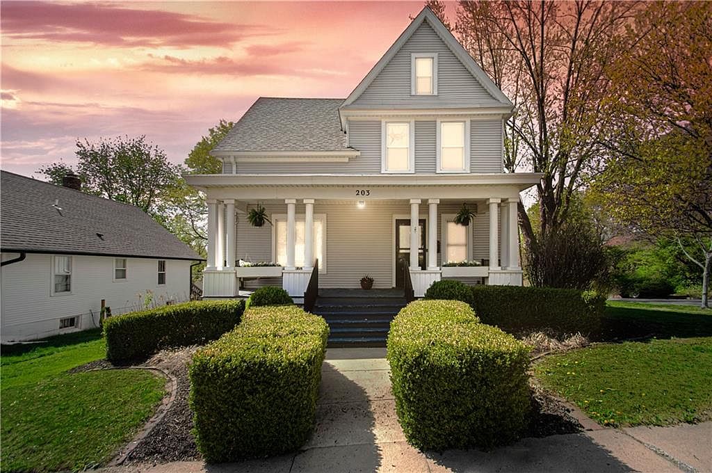 203 McCarty St, Liberty, MO 64068 | Zillow