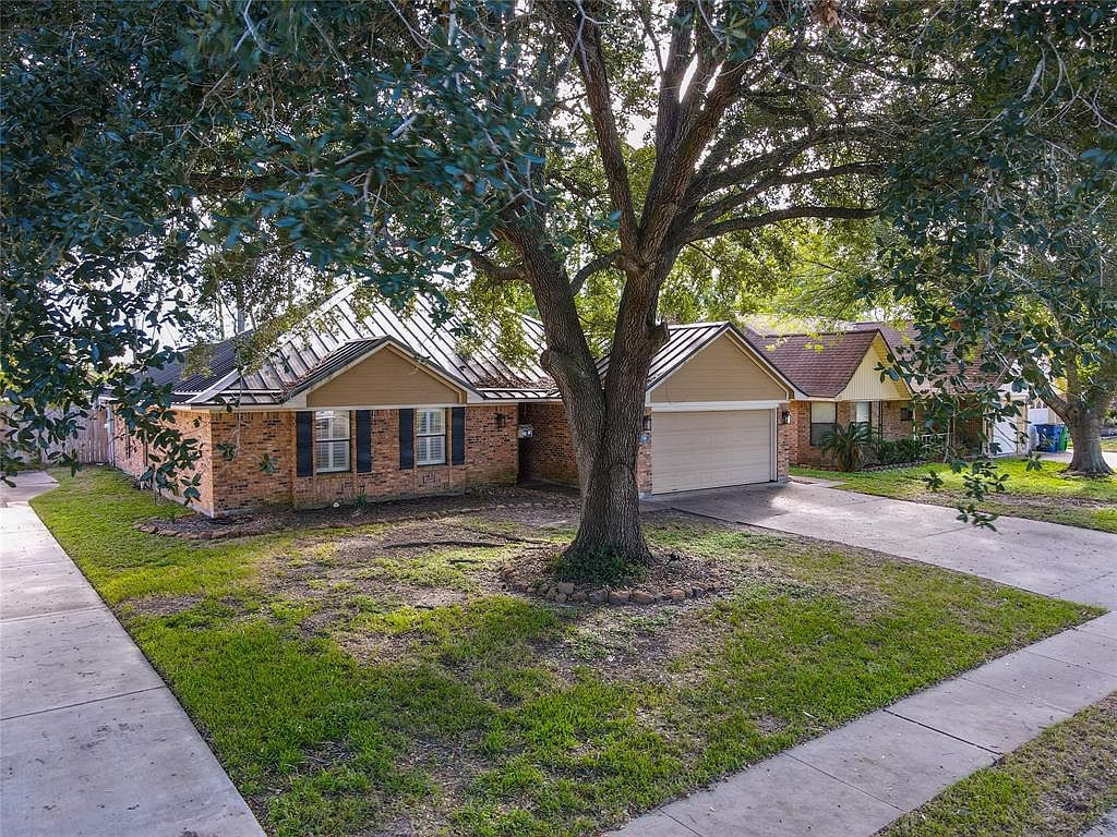 66 Alexander Ct, Angleton, TX 77515 | MLS #98334209 | Zillow