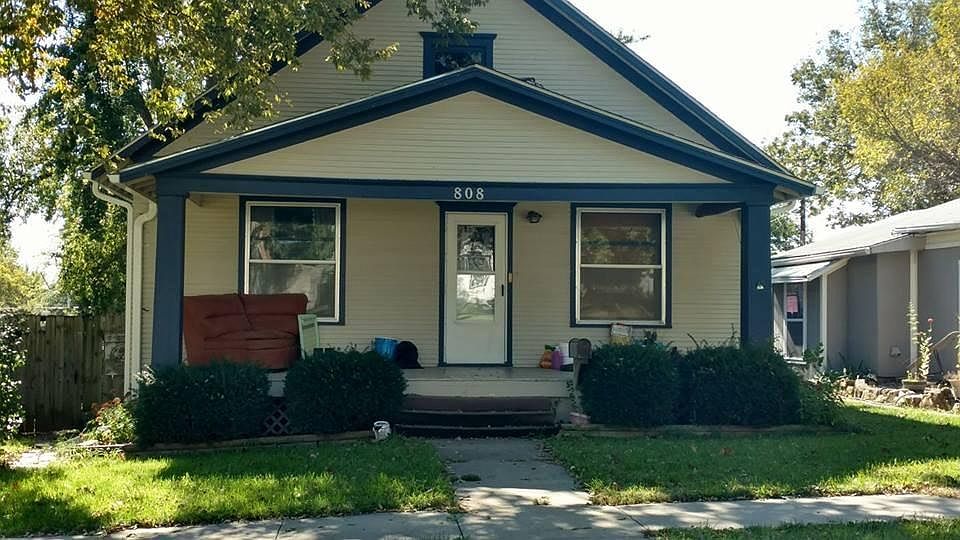 808 Blunt St, Clay Center, KS 67432 | Zillow