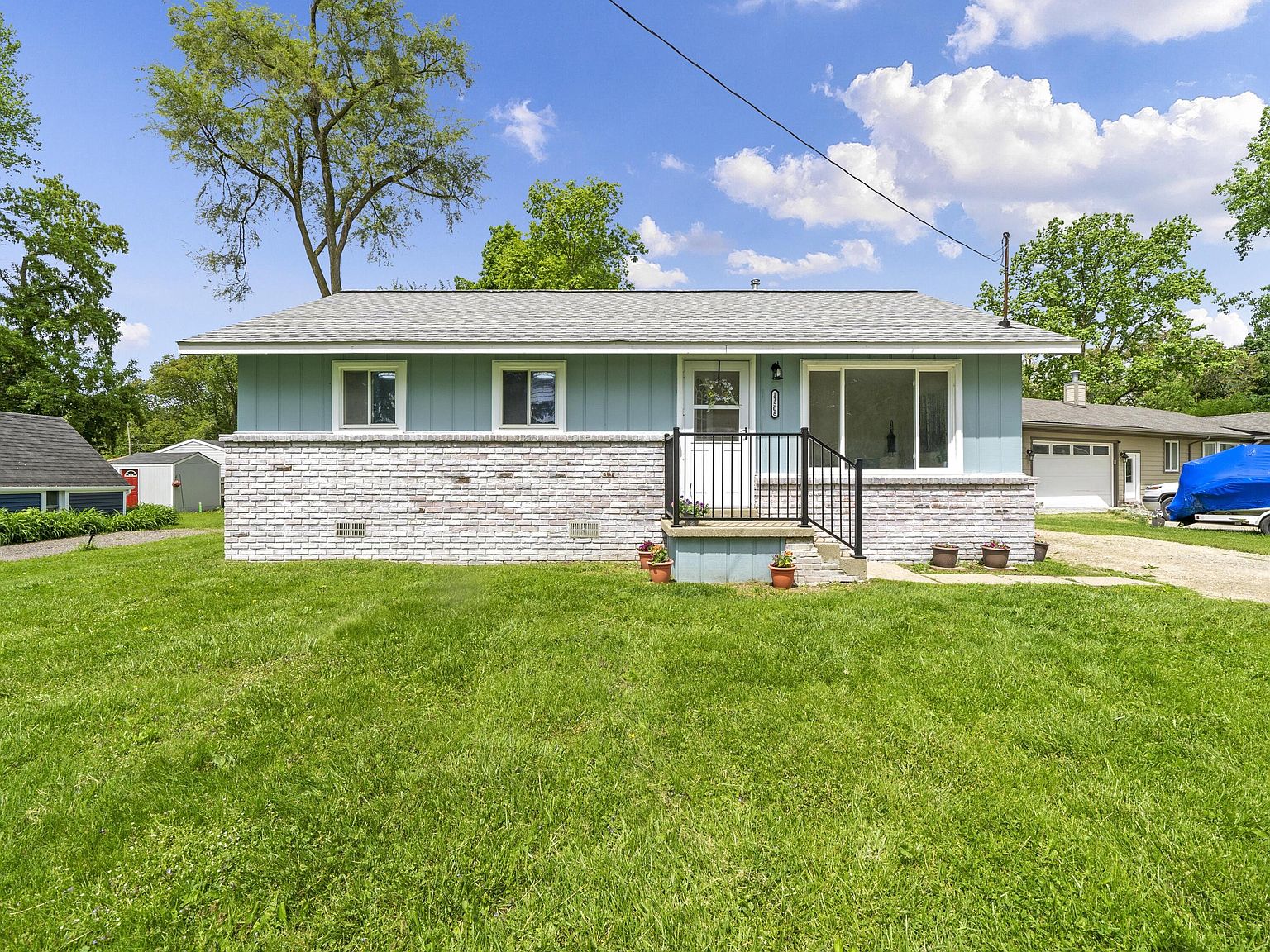 11508 Elmdale Rd, Whitmore Lake, MI 48189 | Zillow