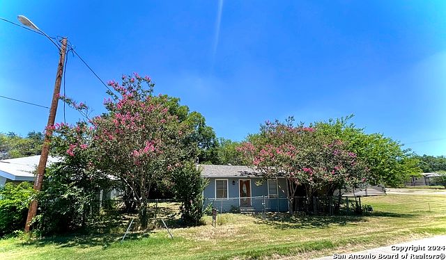 308 Kearney St, Natalia, TX 78059 | MLS #1782570 | Zillow