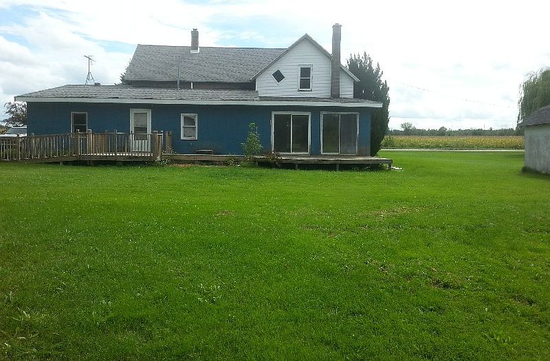 2367 E Almeda Beach Rd, Pinconning, MI 48650 | Zillow