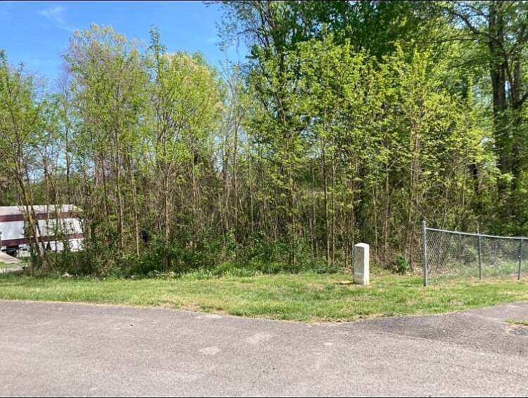 100 Geneva Dr, Russell Springs, KY 42642 | Zillow