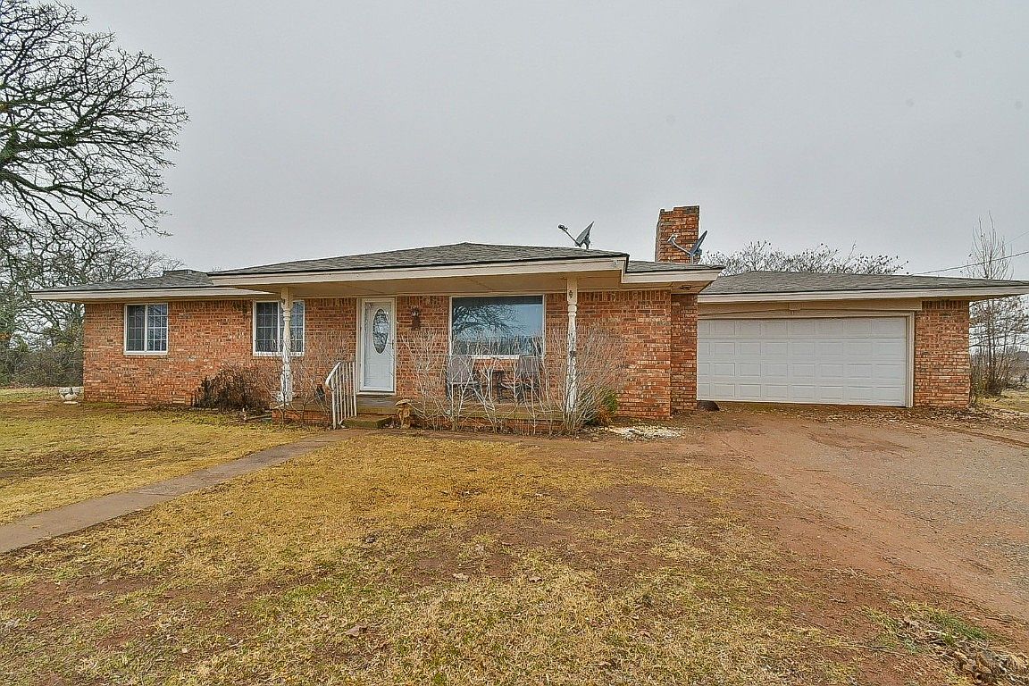 16976 N County Road 3022, Lindsay, OK 73052 | Zillow