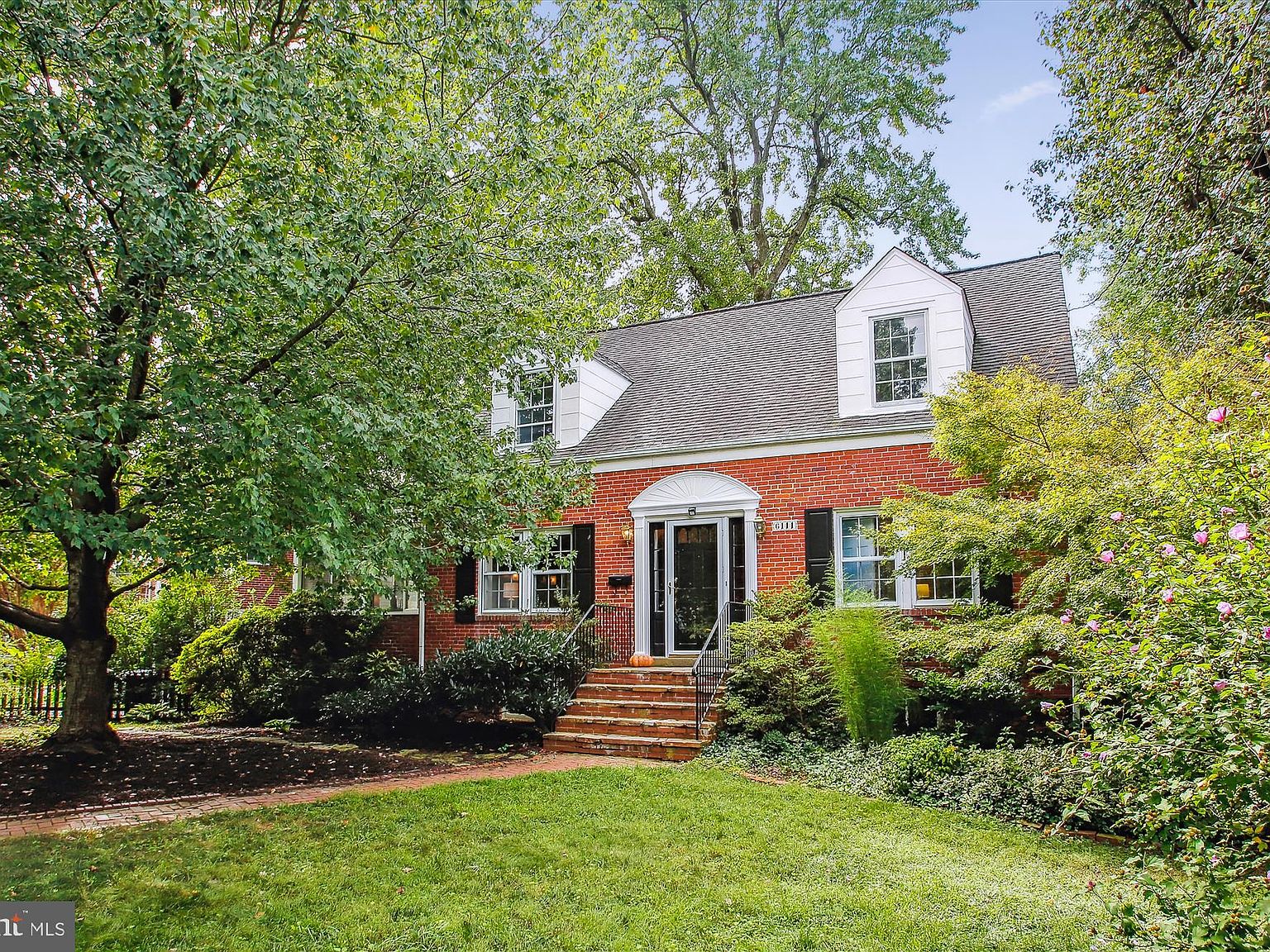 6111 Brook Dr, Falls Church, VA 22044 | Zillow