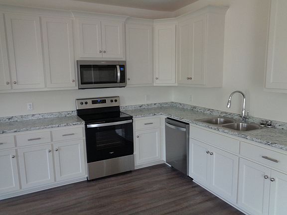 28 Locust Ln, Tupelo, MS 38801 | Zillow 28 Locust Ln, Tupelo, MS 38801 | Zillow