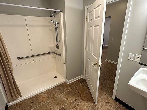 3400 E River Rd APT 8, Rochester, NY 14623 | Zillow