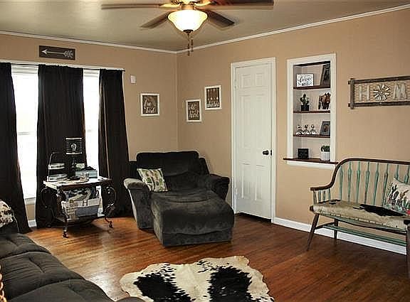 414 Curtis St, Pratt, KS 67124 | Zillow