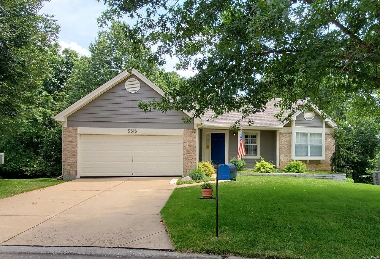 3515 Georgetowne Village Dr, Manchester, MO 63088 | Zillow