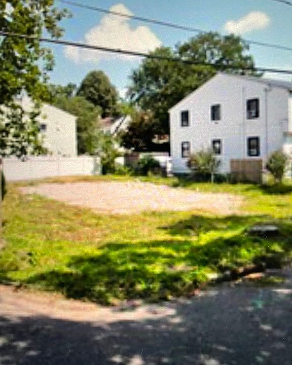 77 Webber St, Springfield, MA 01108 | Zillow