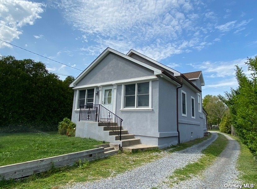 724 Flanders Rd, Flanders, NY 11901 | Zillow