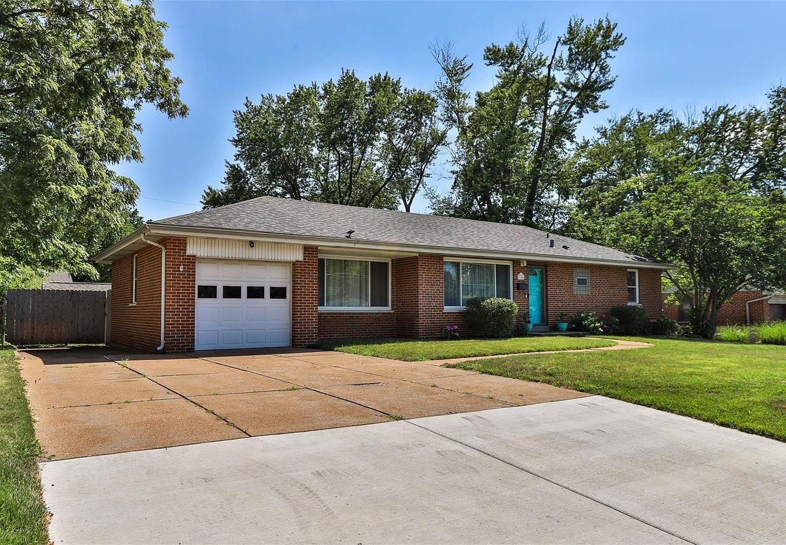 11384 Manchester Rd, Saint Louis, MO 63122 | Zillow