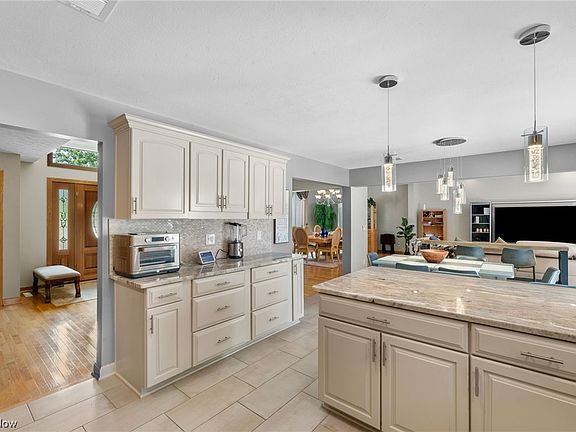 9445 Barr Rd, Brecksville, OH 44141 | MLS #4490449 | Zillow