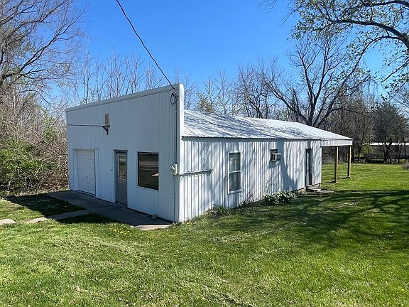 204 N Central St, Armstrong, MO 65230 | MLS #38198 | Zillow
