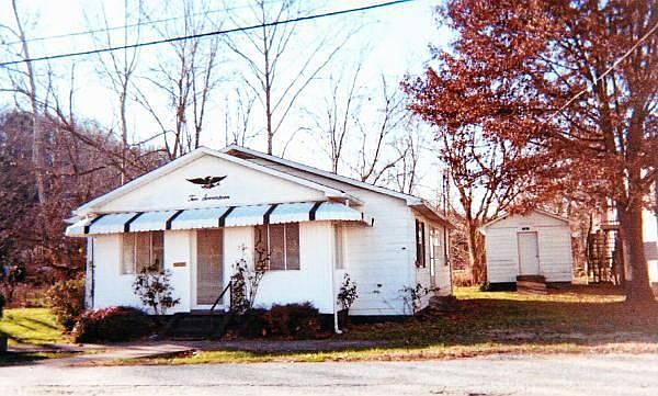 217 S Court St, Grayson, KY 41143 | Zillow