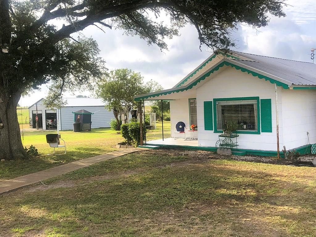 1523 Fm 1465, Tuleta, TX 78162 | MLS #113157 | Zillow