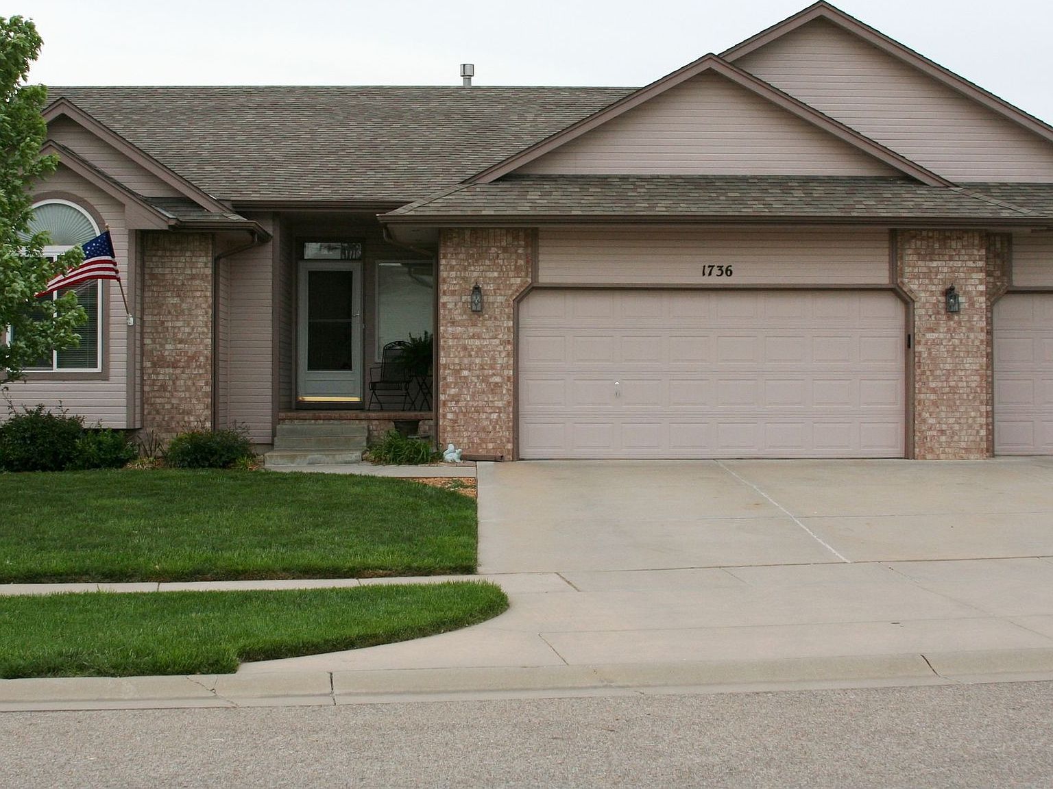 1736 E Southridge Cir, Derby, KS 67037 | Zillow