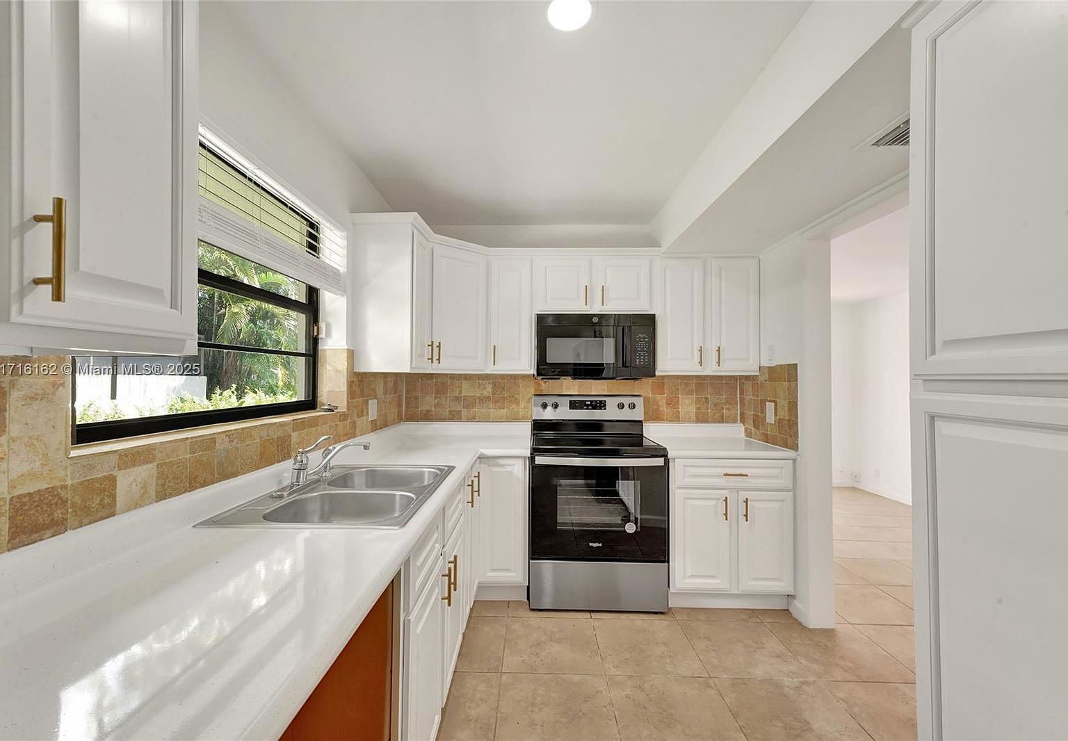 9120 Taft St, Hollywood, FL 33024 | Zillow